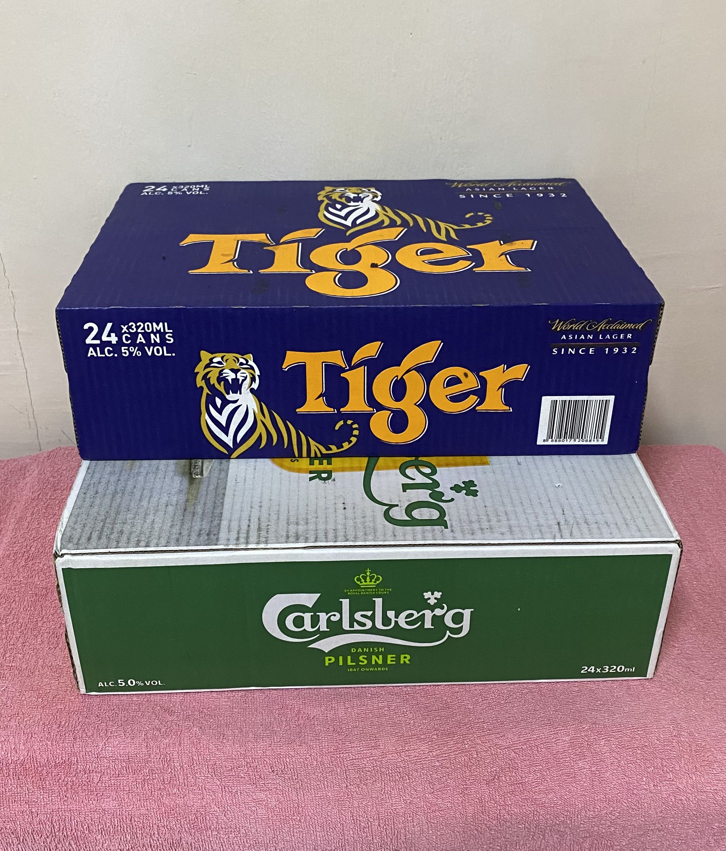 Carlsberg / Tiger beer 24 x 320ml ctn, Food & Drinks, Alcoholic ...