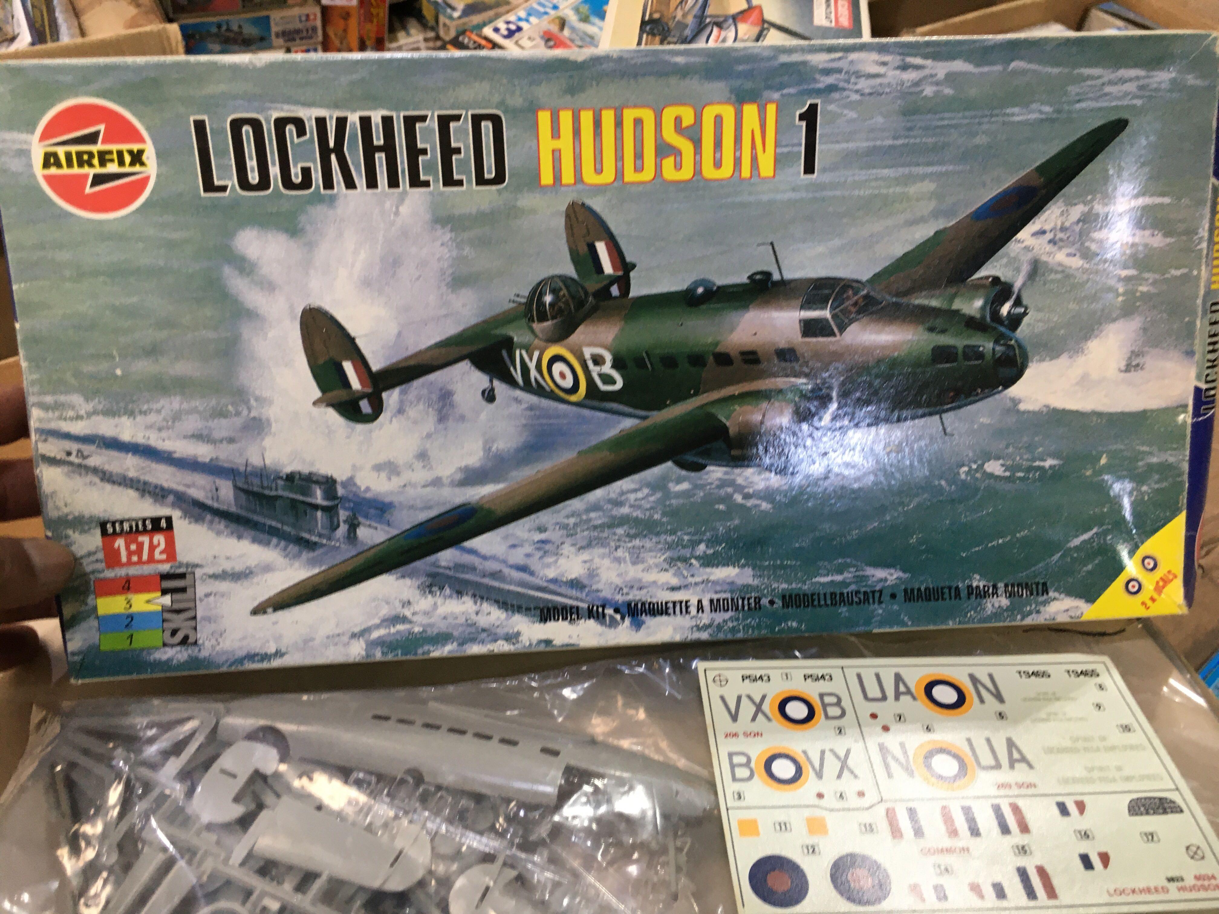 Airfix 1/72 Lockheed Hudson 1, 興趣及遊戲, 收藏品及紀念品, 明星周邊 - Carousell