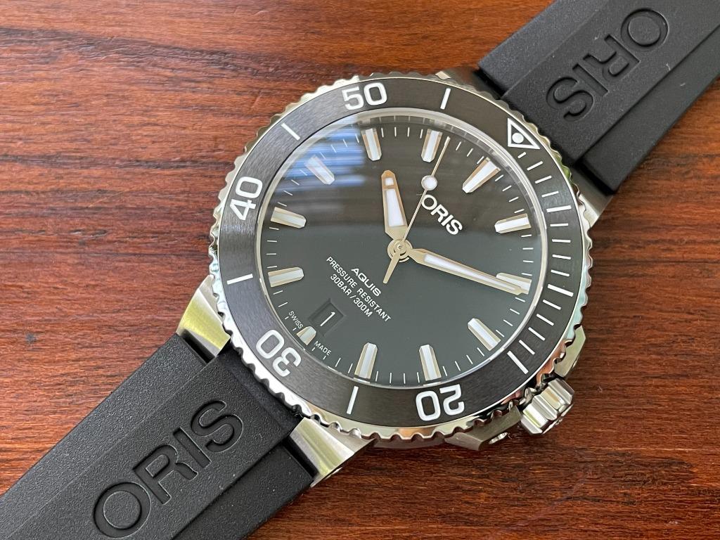 Oris Aquis 300m Dive Watch in Black Mint Condition 39.5mm Dial Local AD ...
