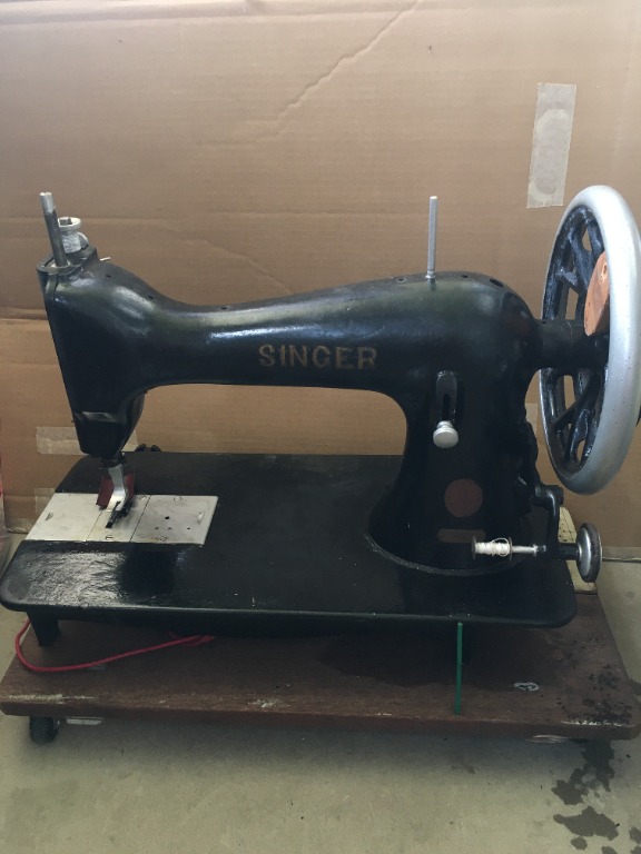 Vintage Singer Sewing Machine, Hobbies & Toys, Memorabilia ...