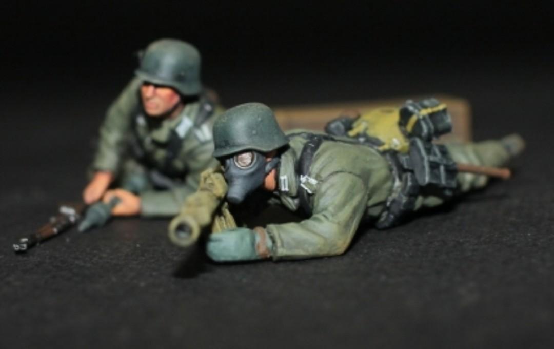 1/35 Dragon Gen2 #6279, German Eastern Front Tank Hunters c/w 4 Figures ...