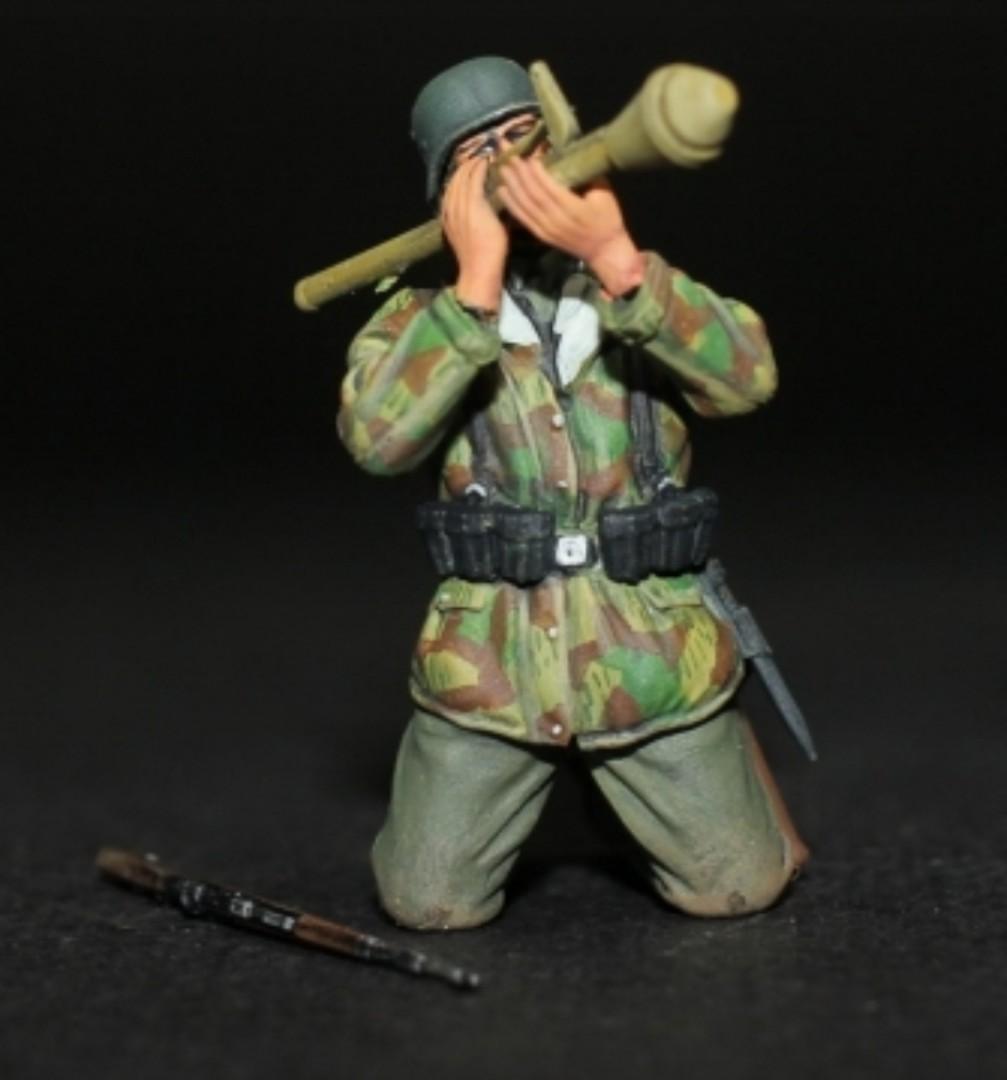 1/35 Dragon Gen2 #6279, German Eastern Front Tank Hunters c/w 4 Figures ...