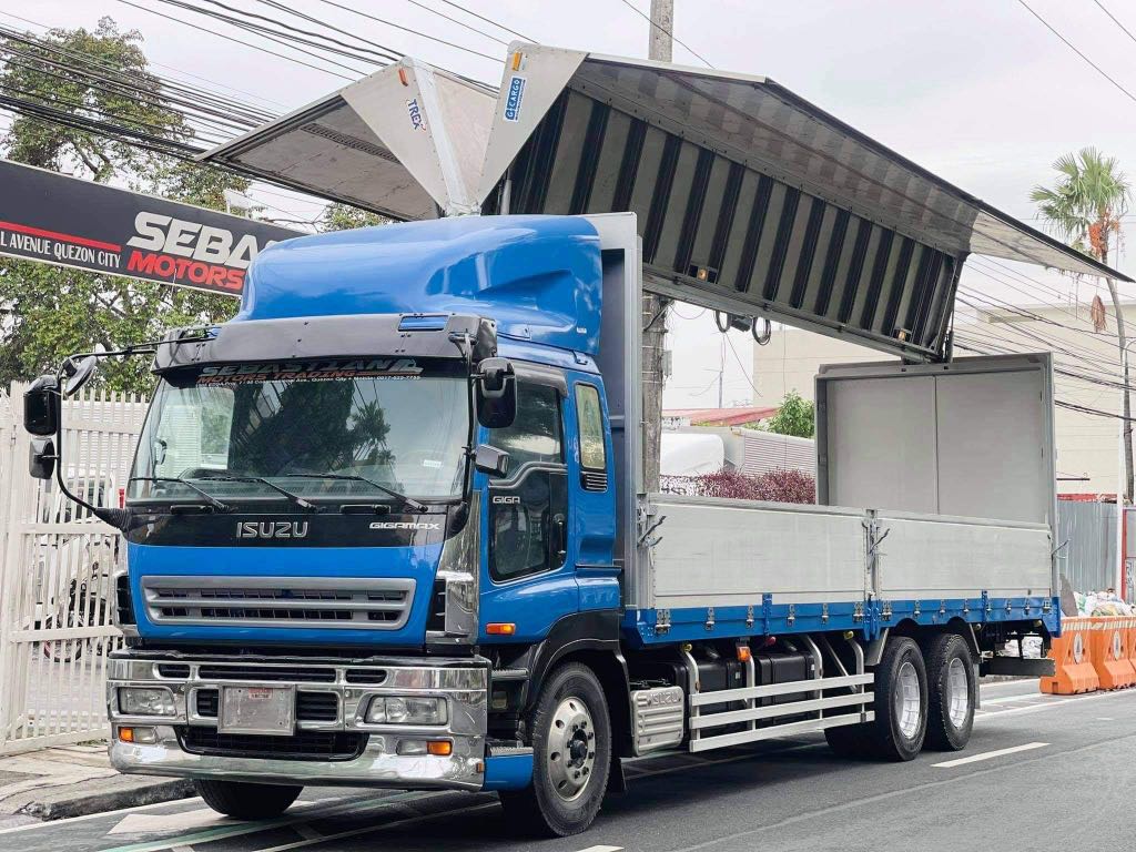2020 Isuzu Gigamax 32ft. Aluminum Wing Van 10-Wheeler, Special Vehicles ...