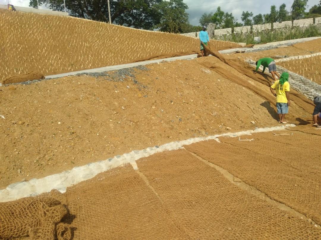 COCONET | VETIVER GRASS | COCO LOGS | BAMBOO PEGS | PROJECT INSTALL ...