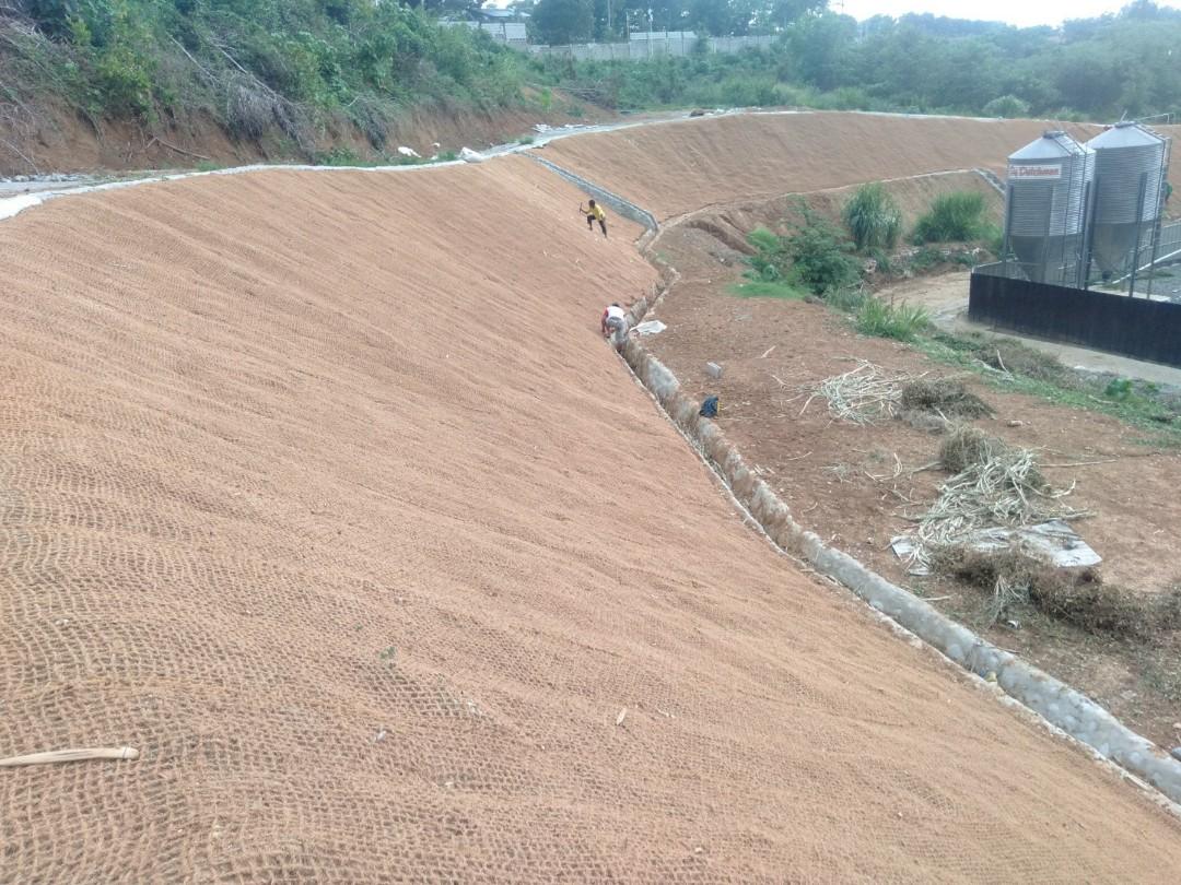 COCONET | VETIVER GRASS | COCO LOGS | BAMBOO PEGS | PROJECT INSTALL ...