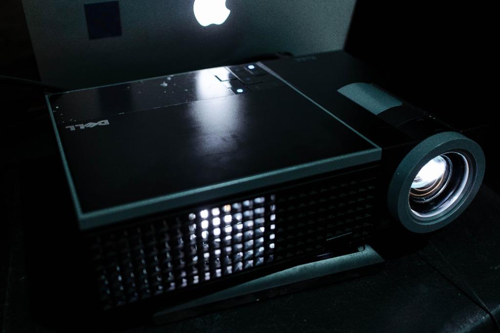 Dell 1610HD 3500 ANSI LUMENS Projector with WIDE SCREEN, Computers ...