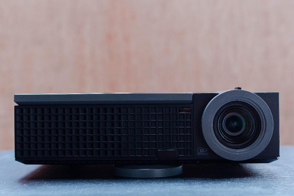 Dell 1610HD 3500 ANSI LUMENS Projector with WIDE SCREEN, Computers ...