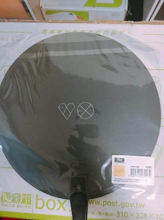 exo baekhyun 邊伯賢 xoxo 狼與美女 絕版 扇子, 書籍、休閒與玩具, 收藏、紀念品, K-Pop在旋轉拍賣