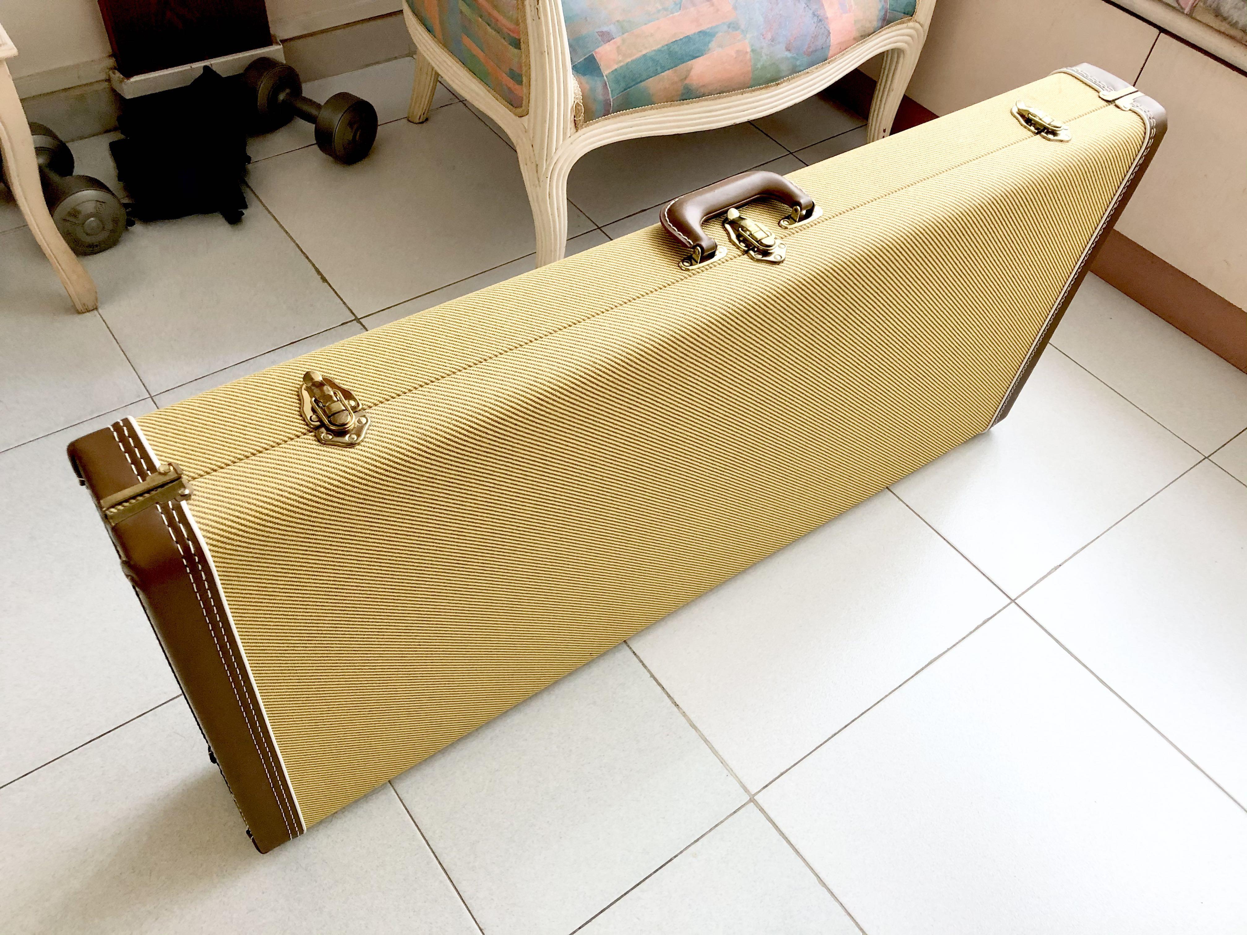 Fender Classic Series 7 Guitar Case Stand Tweed Hobbies And Toys Music And Media Music