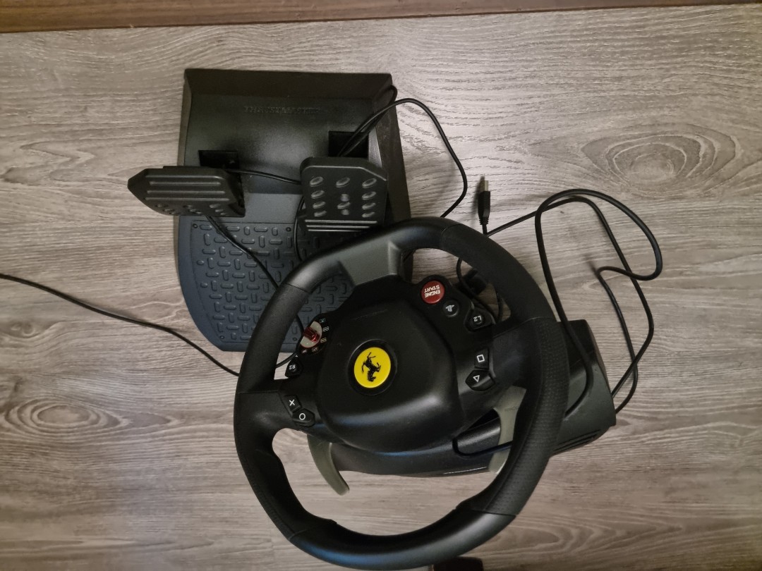 Thrustmaster Ferrari steering wheel., Video Gaming, Video Game Consoles ...