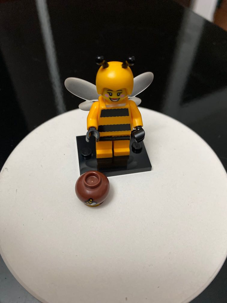 Lego Minifigures bee, Hobbies & Toys, Toys & Games on Carousell