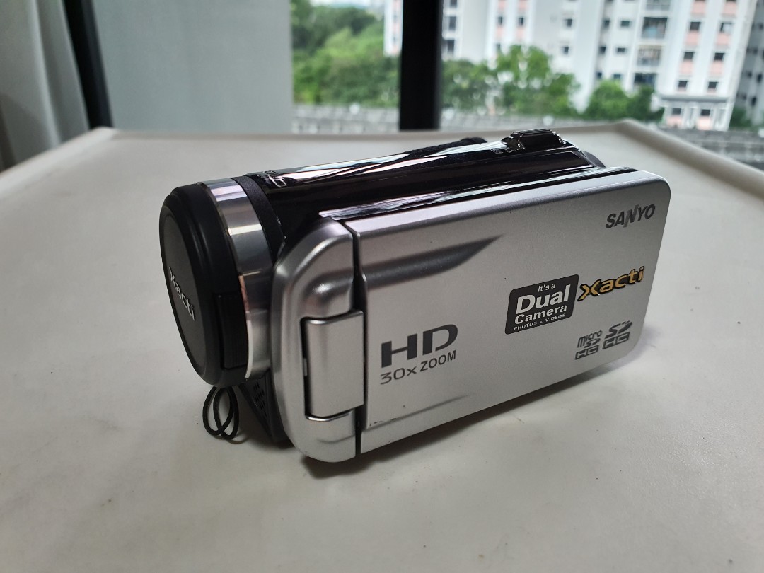 SANYO Xacti VPC-TH2 Video Camera, Photography, Video Cameras on Carousell