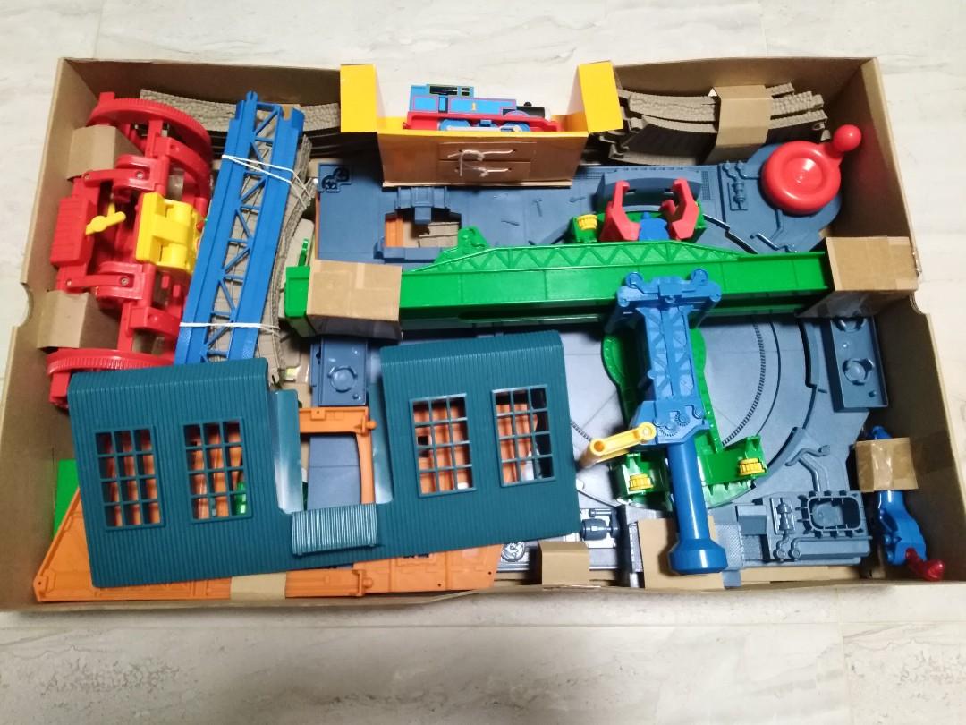 Thomas and Friend Spin and Fix Thomas Master Playset, 興趣及遊戲, 玩具 & 遊戲類 ...