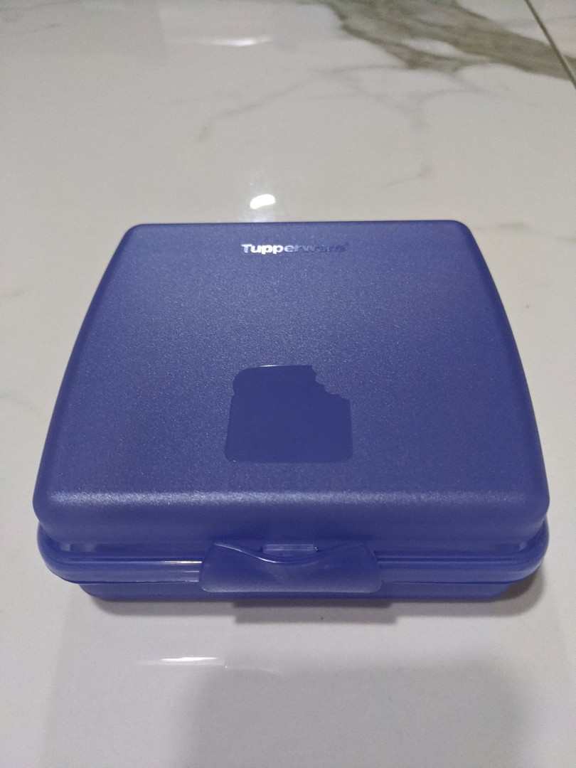 Tupperware Sandwich container, Furniture & Home Living, Kitchenware ...