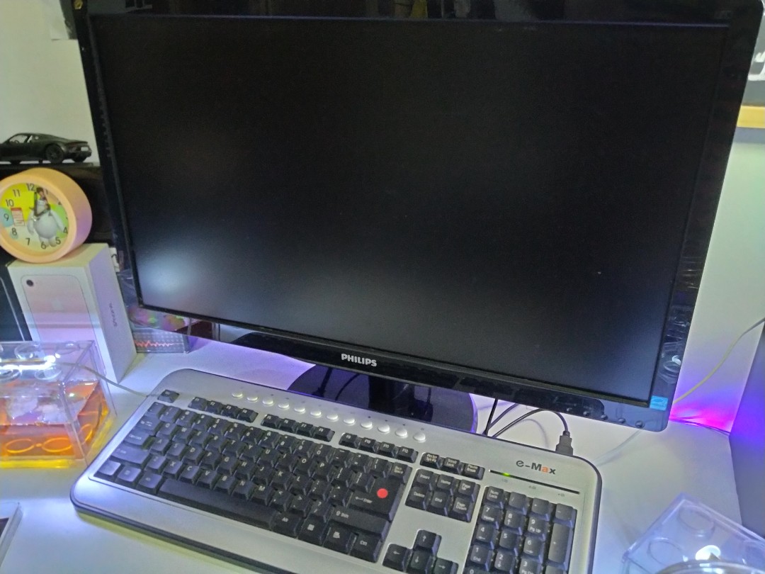 CPU AND MONITOR, Computers & Tech, Desktops on Carousell