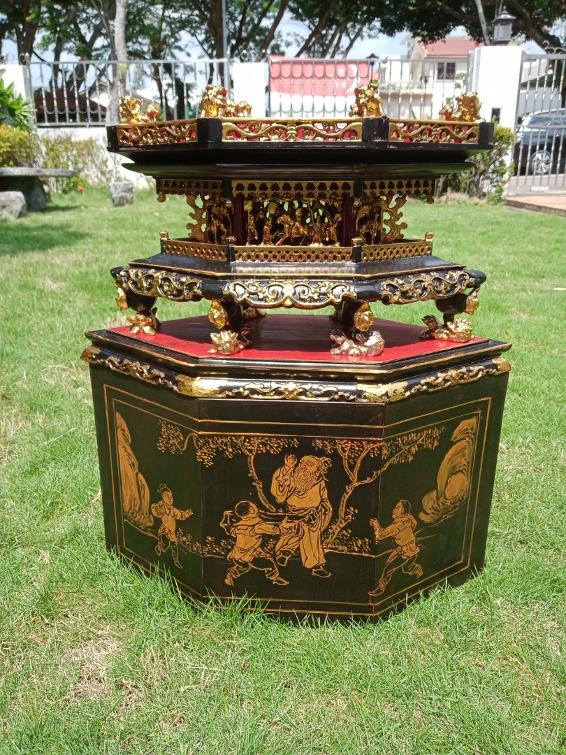 Giant Teochew chanap/chanab with swiveling lions . Gilded Carvings of ...