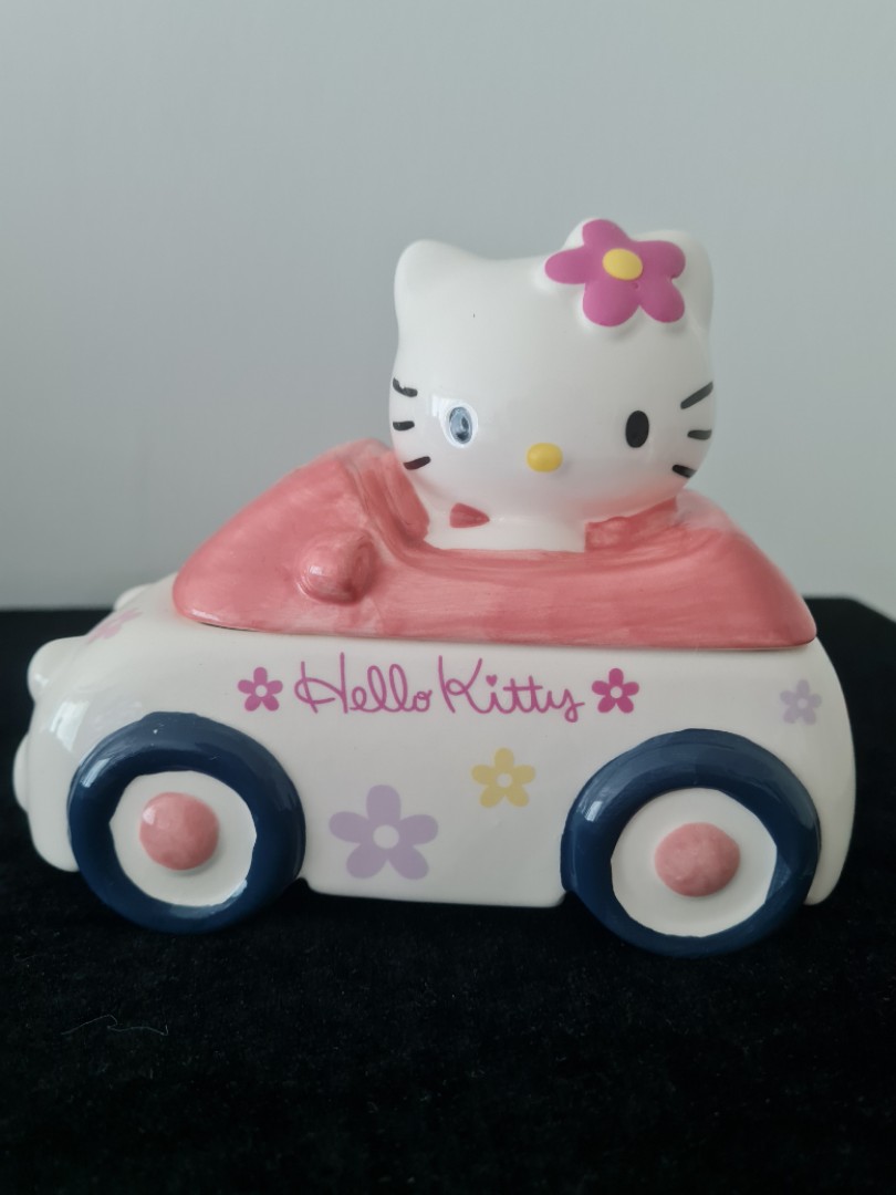 Hello Kitty holder, Everything Else on Carousell