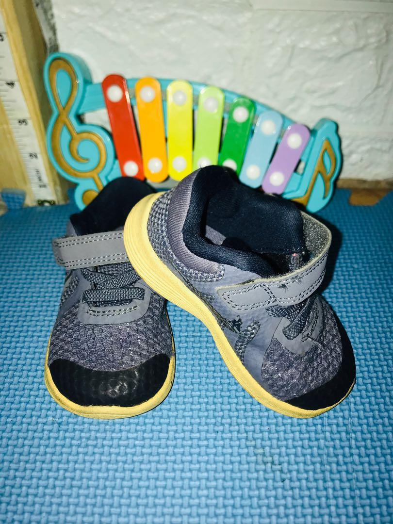 NIKE/CROCS ORIGINAL, Men's Fashion, Footwear, Sneakers on Carousell