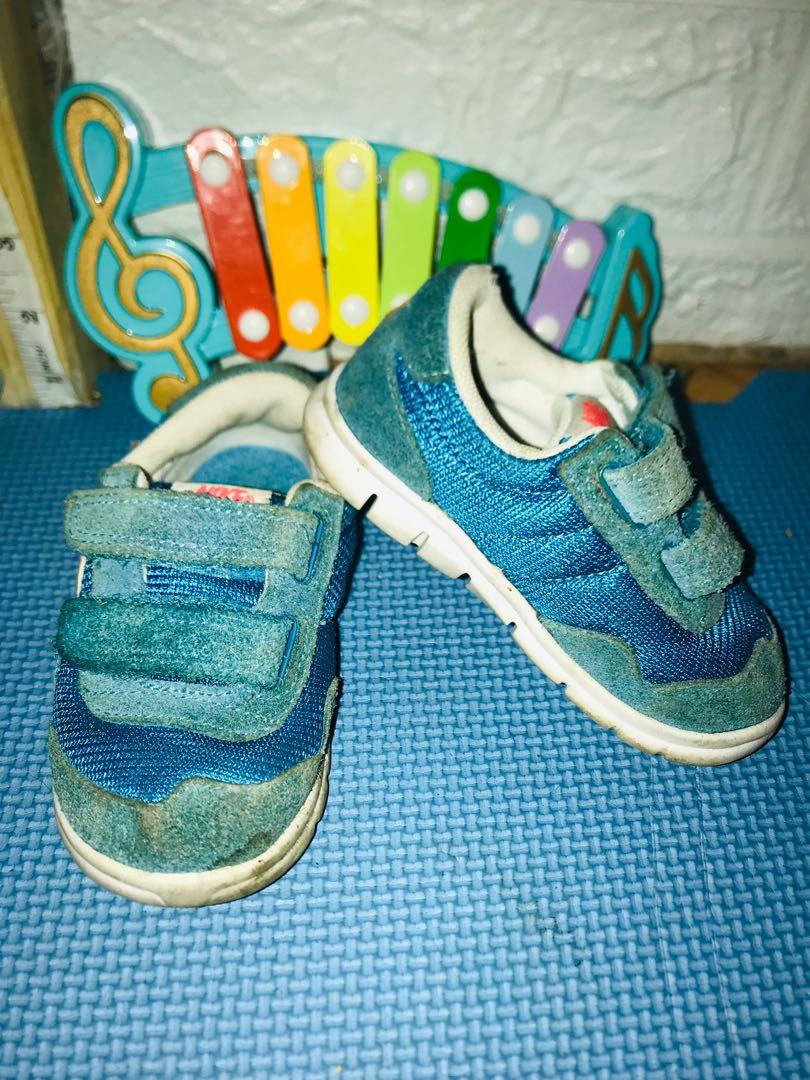 NIKE/CROCS ORIGINAL, Men's Fashion, Footwear, Sneakers on Carousell