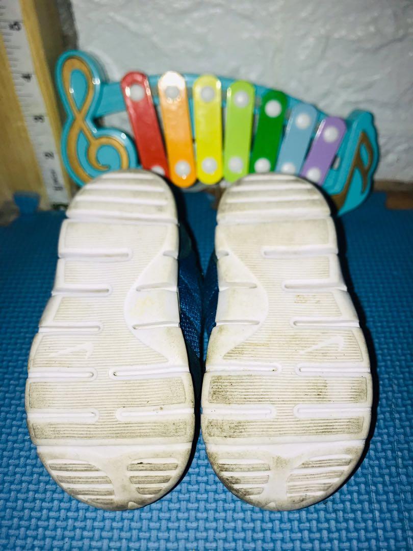 NIKE/CROCS ORIGINAL, Men's Fashion, Footwear, Sneakers on Carousell