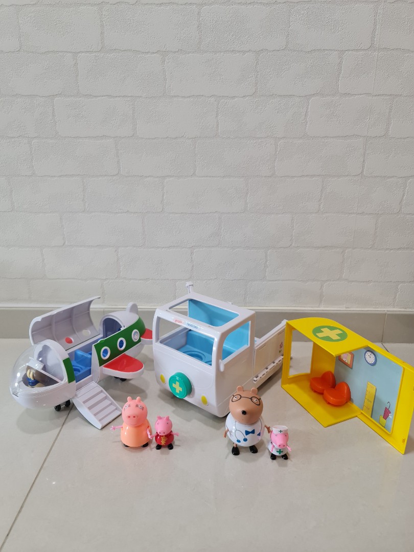 Peppa Pig Bundle Medic Ambulance & Aeroplane, Hobbies & Toys, Toys ...