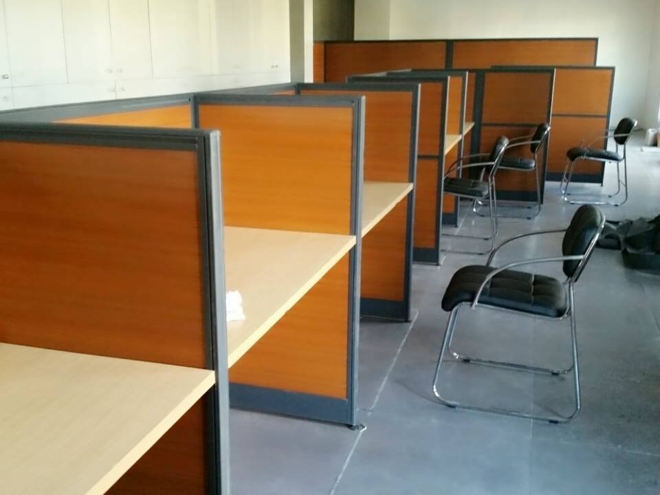 PURE LAMINATED TABLE OFFICE PARTITION, Furniture & Home Living, Office ...