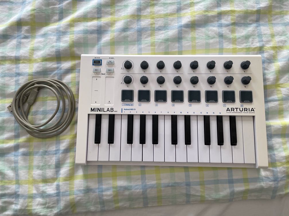 Arturia mini lab mk2, Hobbies & Toys, Music & Media, Musical ...