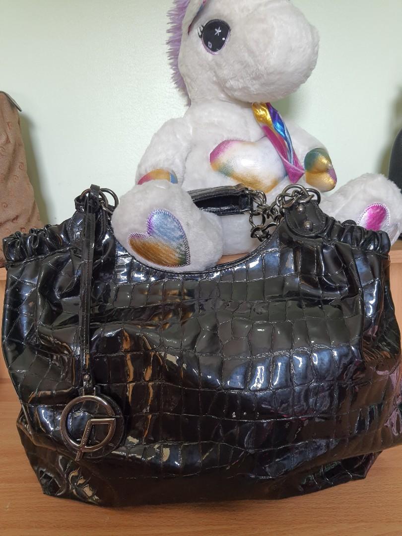 Capacci Shoulder Bag, Women's Fashion, Bags & Wallets, Shoulder Bags on ...