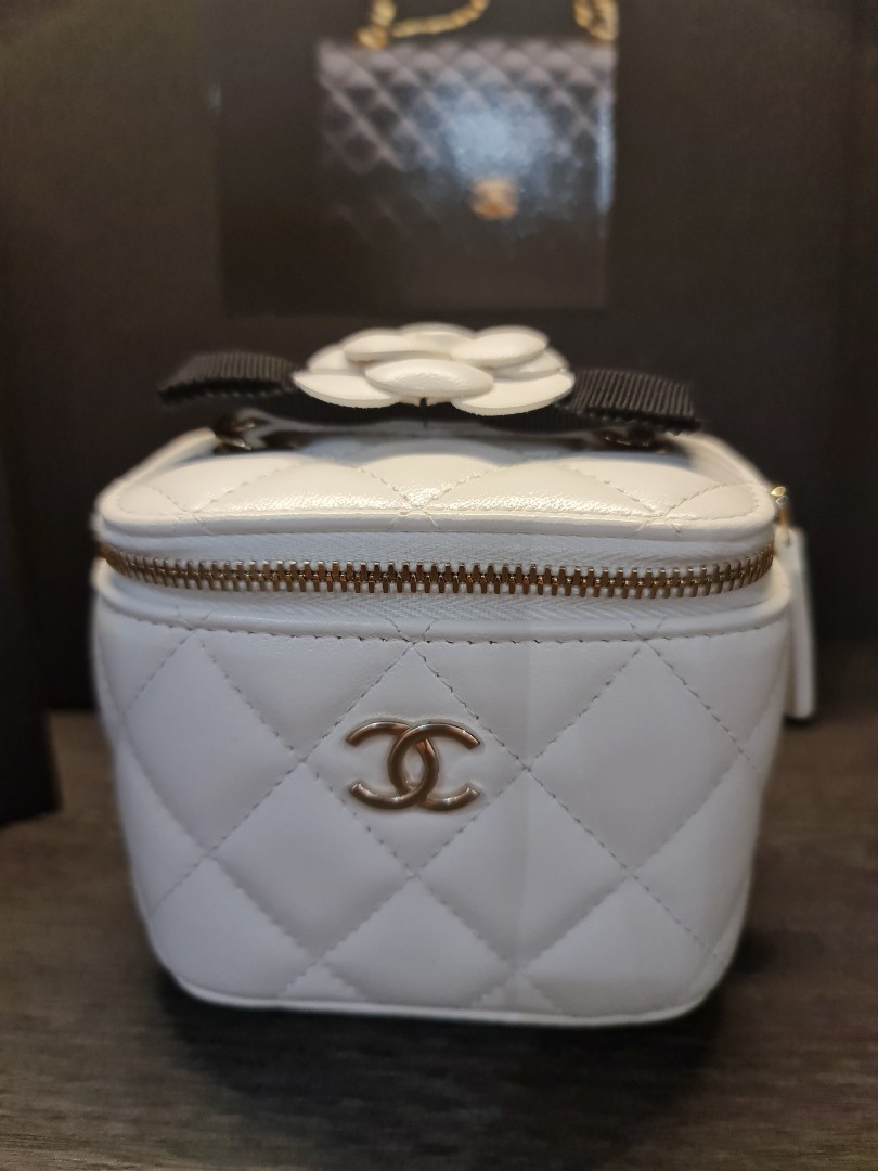 Chanel Mini Vanity Chain, Luxury, Bags & Wallets on Carousell