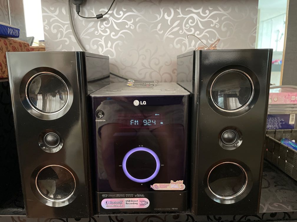 LG DVD Micro Hi-Fi System FB 163, TV & Home Appliances, TV ...