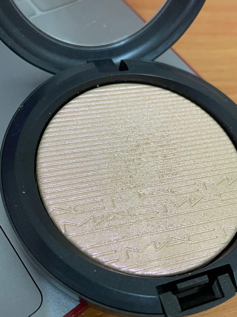 MAC highlighter, Beauty & Personal Care, Face, Makeup on Carousell