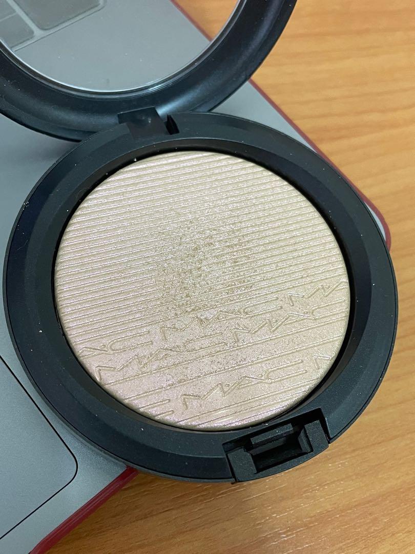 MAC highlighter, Beauty & Personal Care, Face, Makeup on Carousell