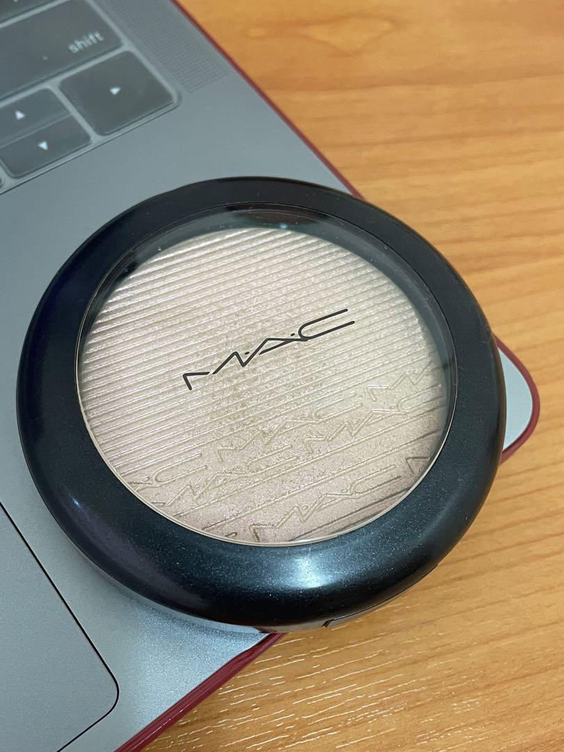 MAC highlighter, Beauty & Personal Care, Face, Makeup on Carousell