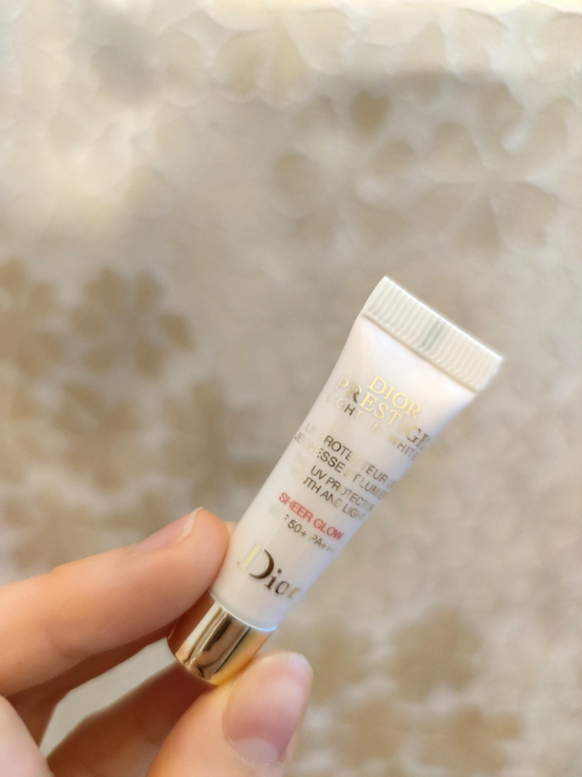 Dior prestige: uv protector youth and light ,sheer glow, spf50+, pa ...