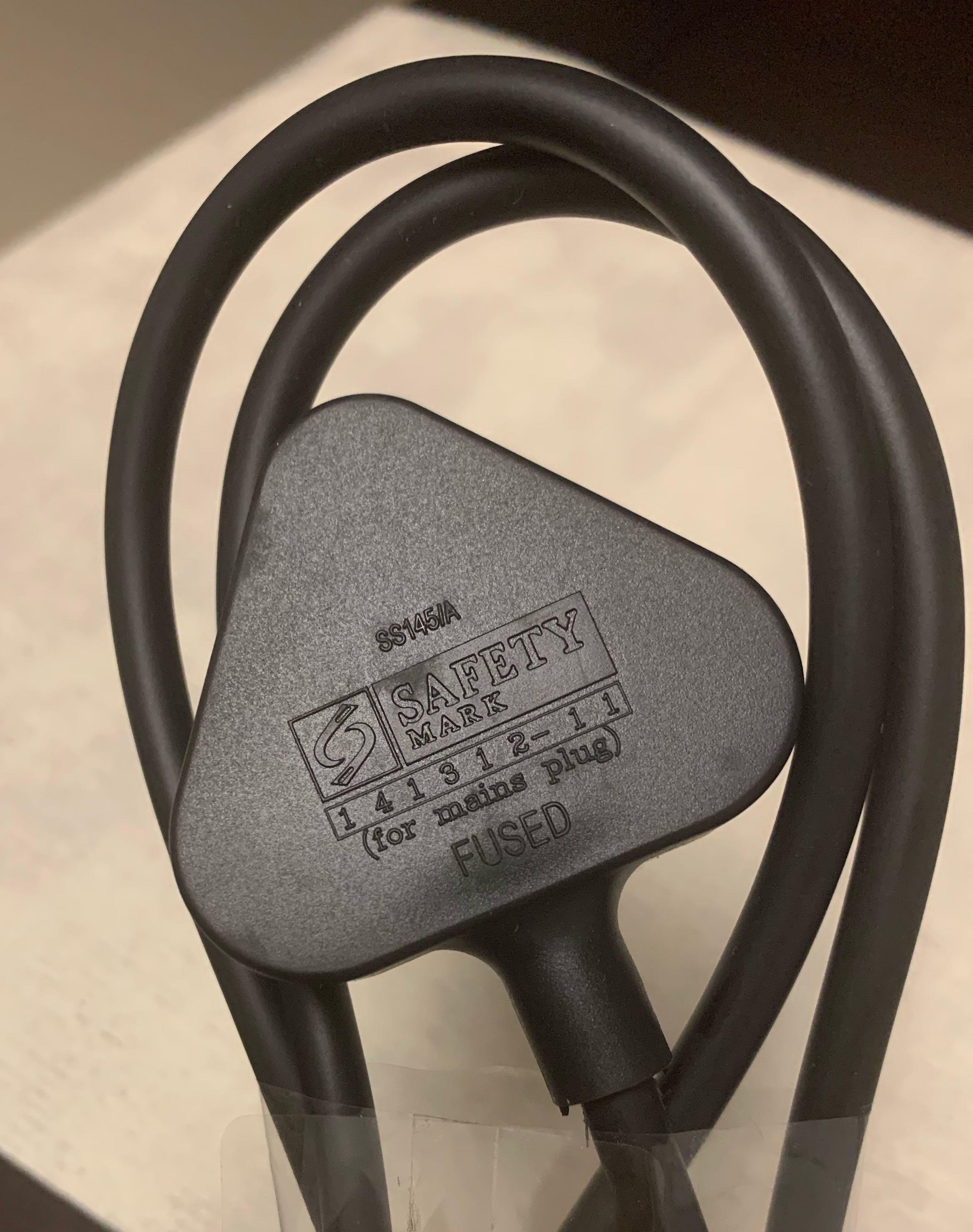 Volex 3 pin UK plug power cord for laptop with safety mark, Computers ...