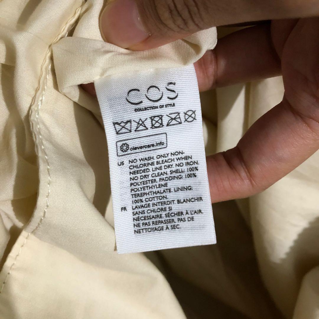 Cos cloud bag white and large, 女裝, 手袋及銀包, 多用途袋 - Carousell