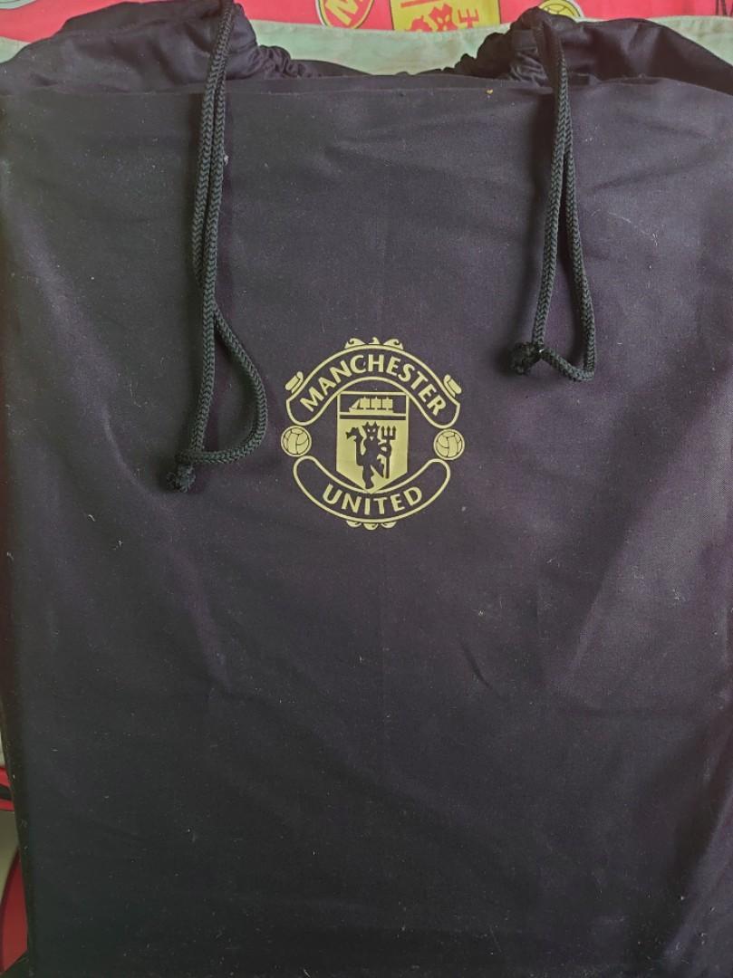 Manchester UNITED WOODEN BOX, Hobbies & Toys, Memorabilia ...