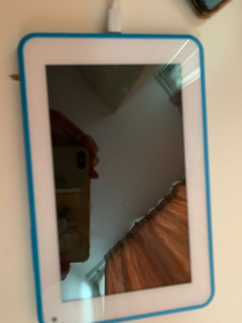 PHILIPS tablet no charge wire, Mobile Phones & Gadgets, Tablets ...