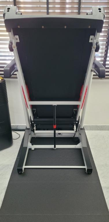 Reebok Jet Treadmill - Motorized, foldable with incline , Sports ...