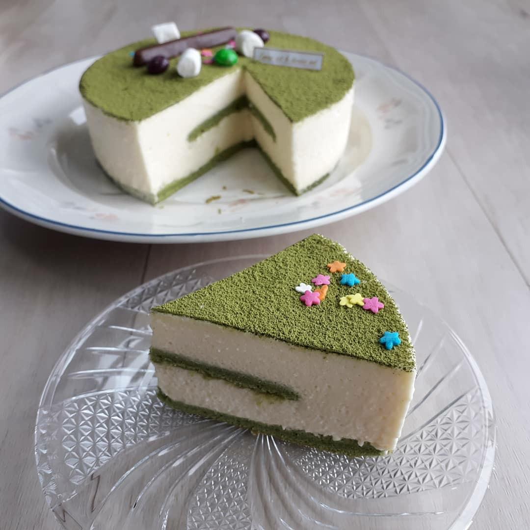 Sakura White Chocolate Mousse Tart/ Matcha Tiramisu/ Sakura White ...