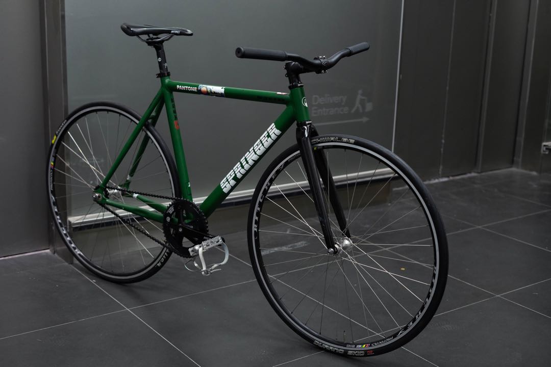 Springer Pantone Complete Fixed Gear 梗牙單車, 運動產品, 單車及配件, 單車 - Carousell