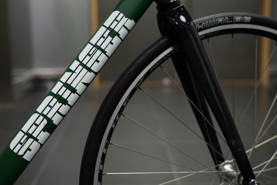 Springer Pantone Complete Fixed Gear 梗牙單車, 運動產品, 單車及配件, 單車 - Carousell