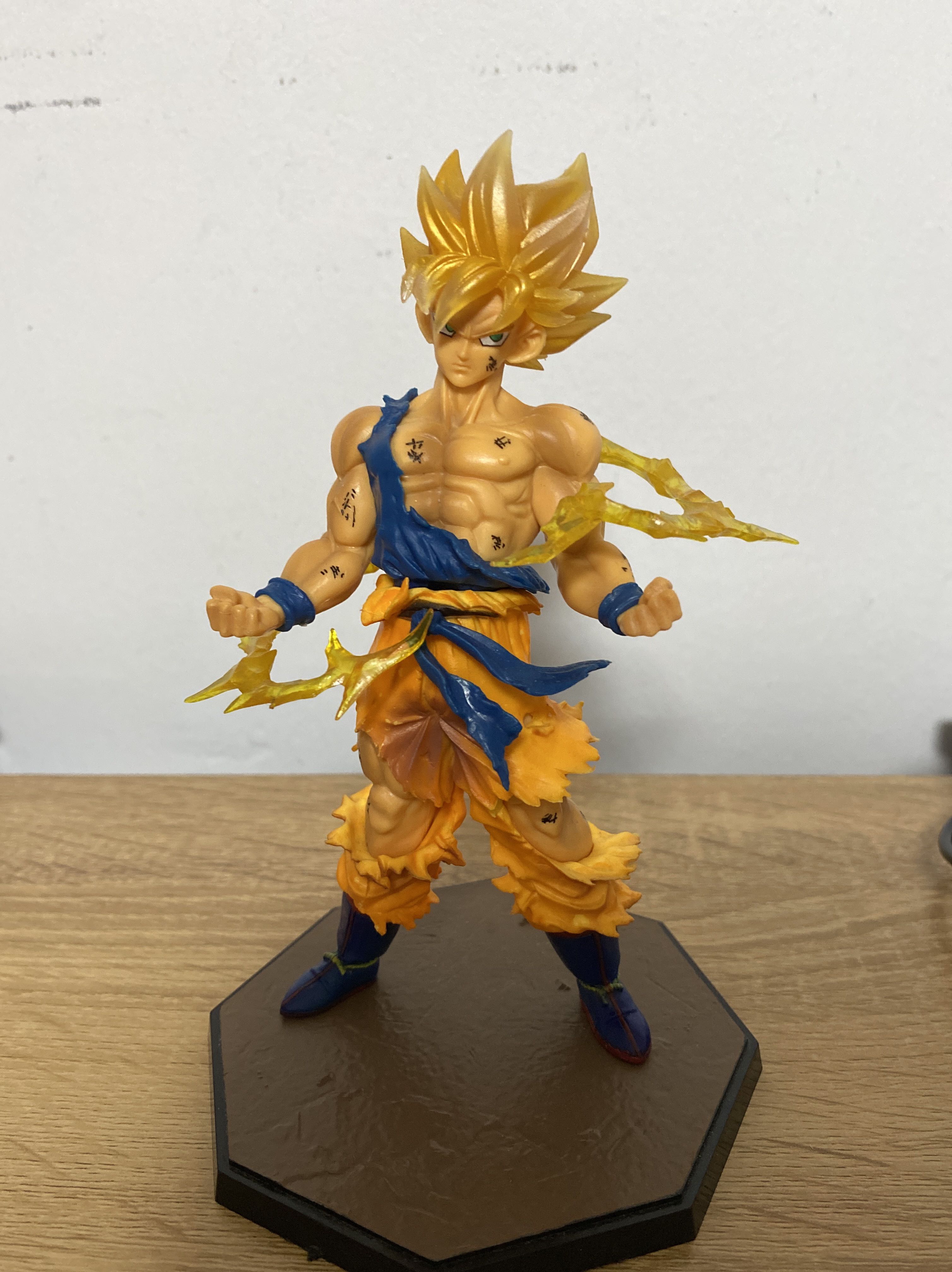 Super Saiyan Goku statue figure, Hobbies & Toys, Toys & Games on Carousell