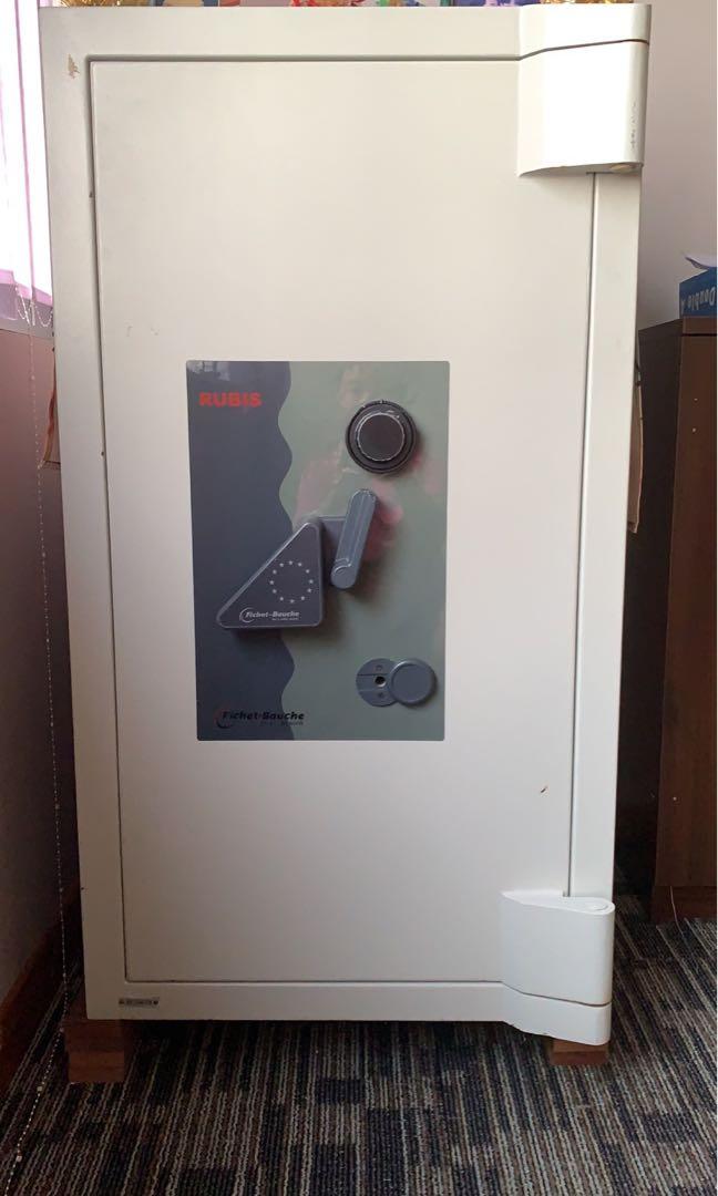 FICHET-BAUCHE (Rubis) SAFE BOX, Furniture & Home Living, Security ...