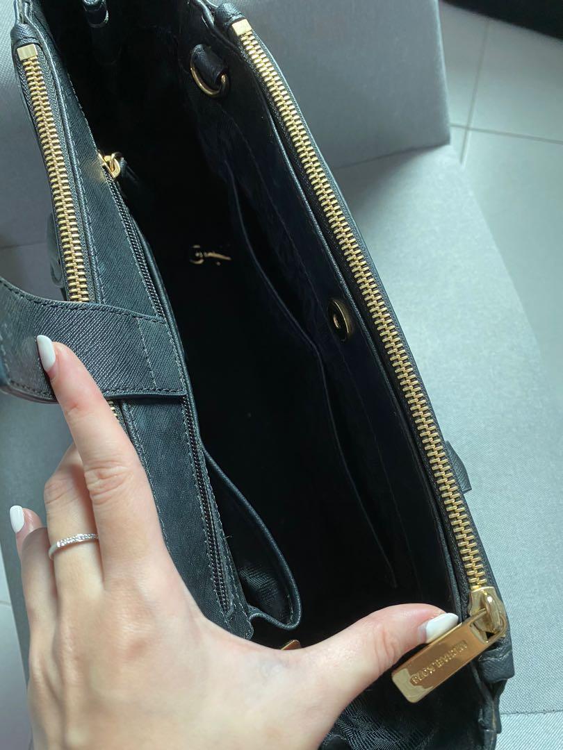 Michael Kors Work Bag, Luxury, Bags & Wallets on Carousell
