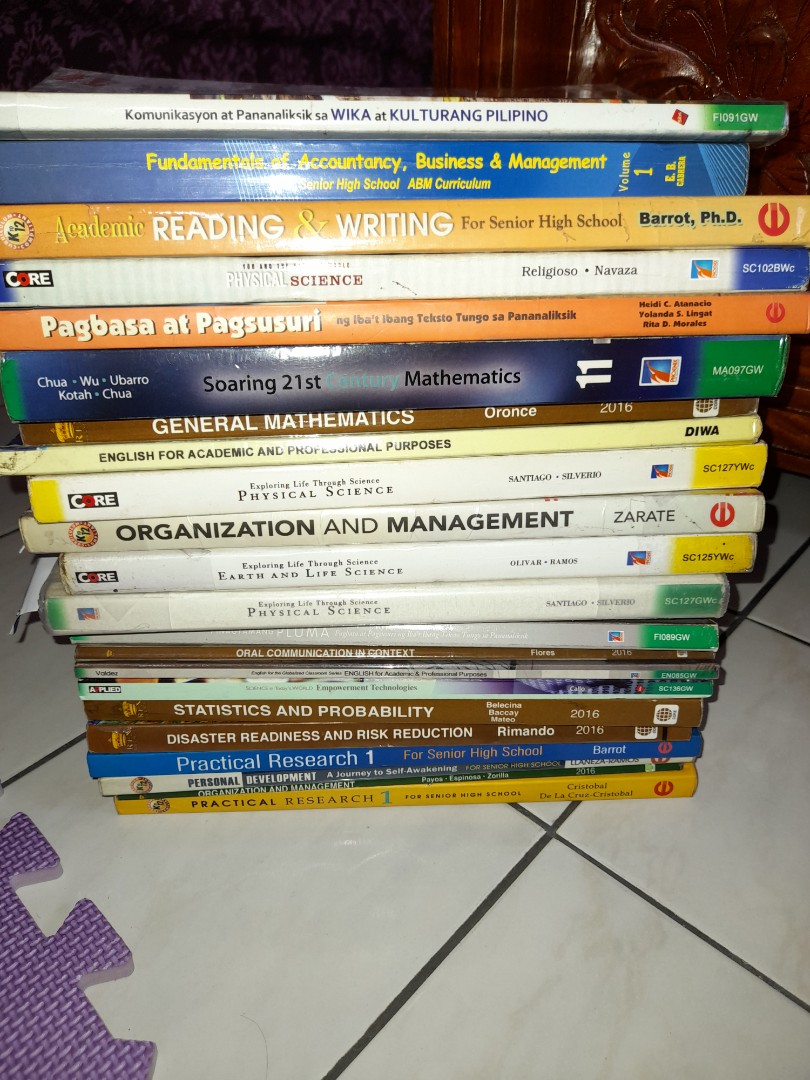 Senior high school book grade 11 and 12 P200 to P250, Hobbies & Toys ...