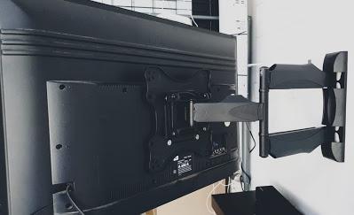 TV bracket single arm full motion corner mounting tilt articulating ...