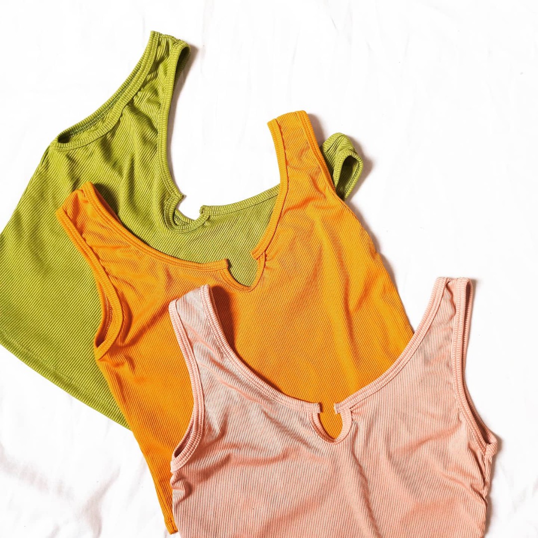 V-notched top, Women's Fashion, Tops, Sleeveless on Carousell