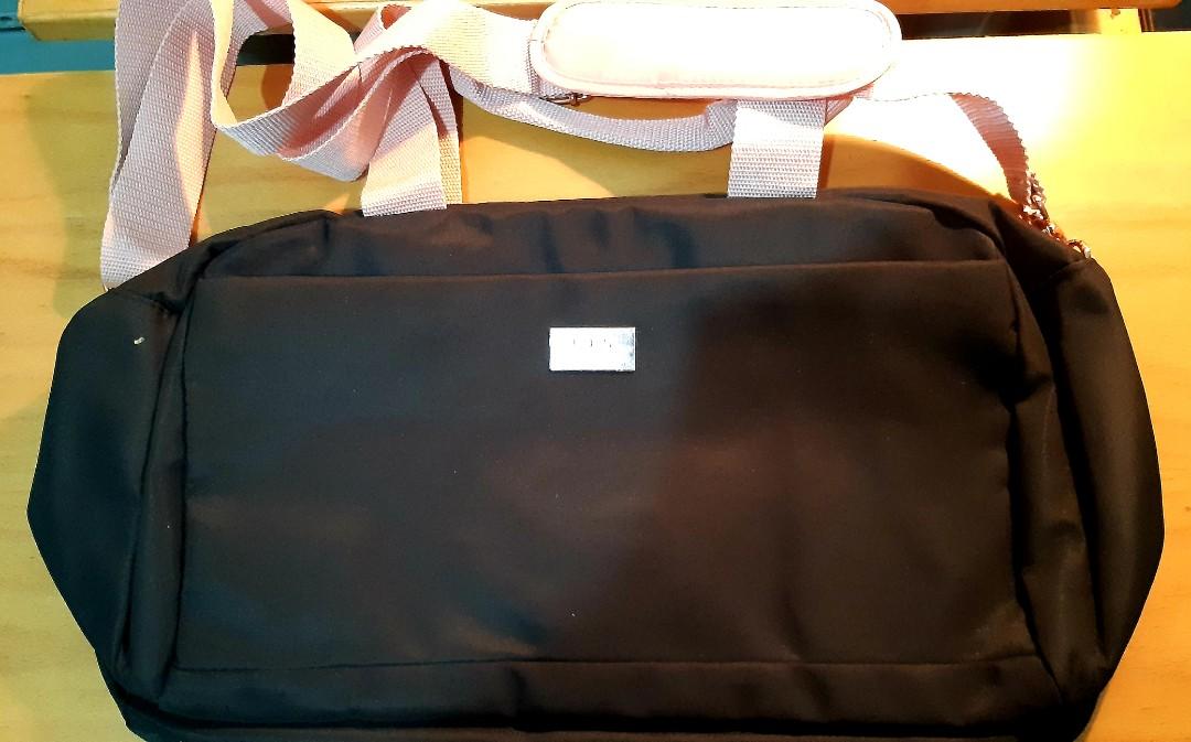 Hugo Boss Hand Carry Travel Bag, Luxury, Bags & Wallets on Carousell