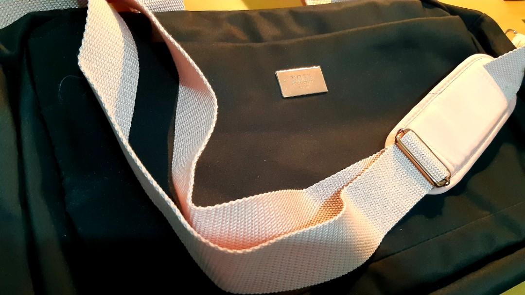 Hugo Boss Hand Carry Travel Bag, Luxury, Bags & Wallets on Carousell